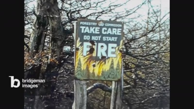 Image of United Kingdom 1966, Do not start fire sign
